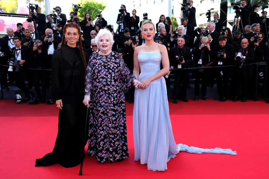 Cannes: Scarlett Johansson faz estreia na direção | Miss TV